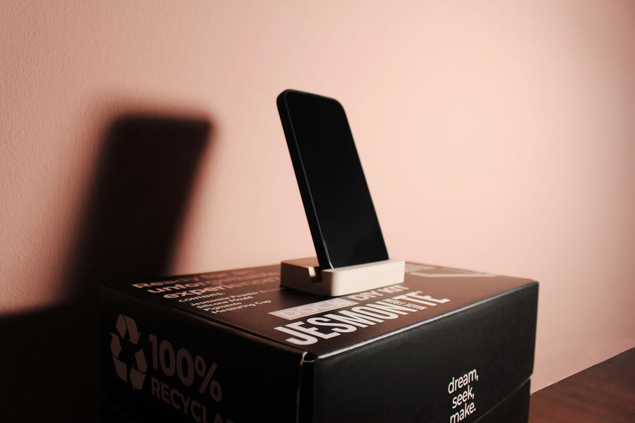 Jesmonite Official DIY Kit Singapore (Handphone Dock) – Concrete Everything