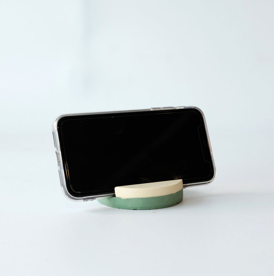 Layered Handphone Dock – Concrete Everything